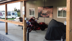 Police raid outlaw biker gang clubhouses in Hamilton, 5 arrested