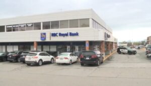 Halton police charge man after armed bank robbery in Burlington