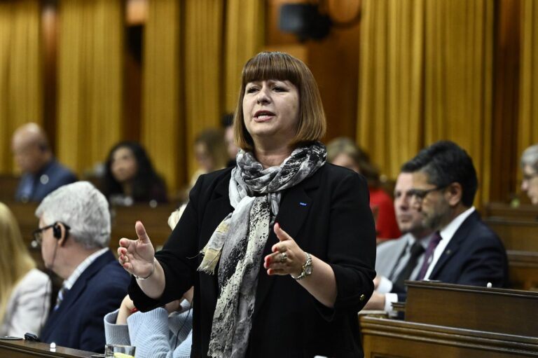 Liberal MP says it's time to stop the clock on daylight time